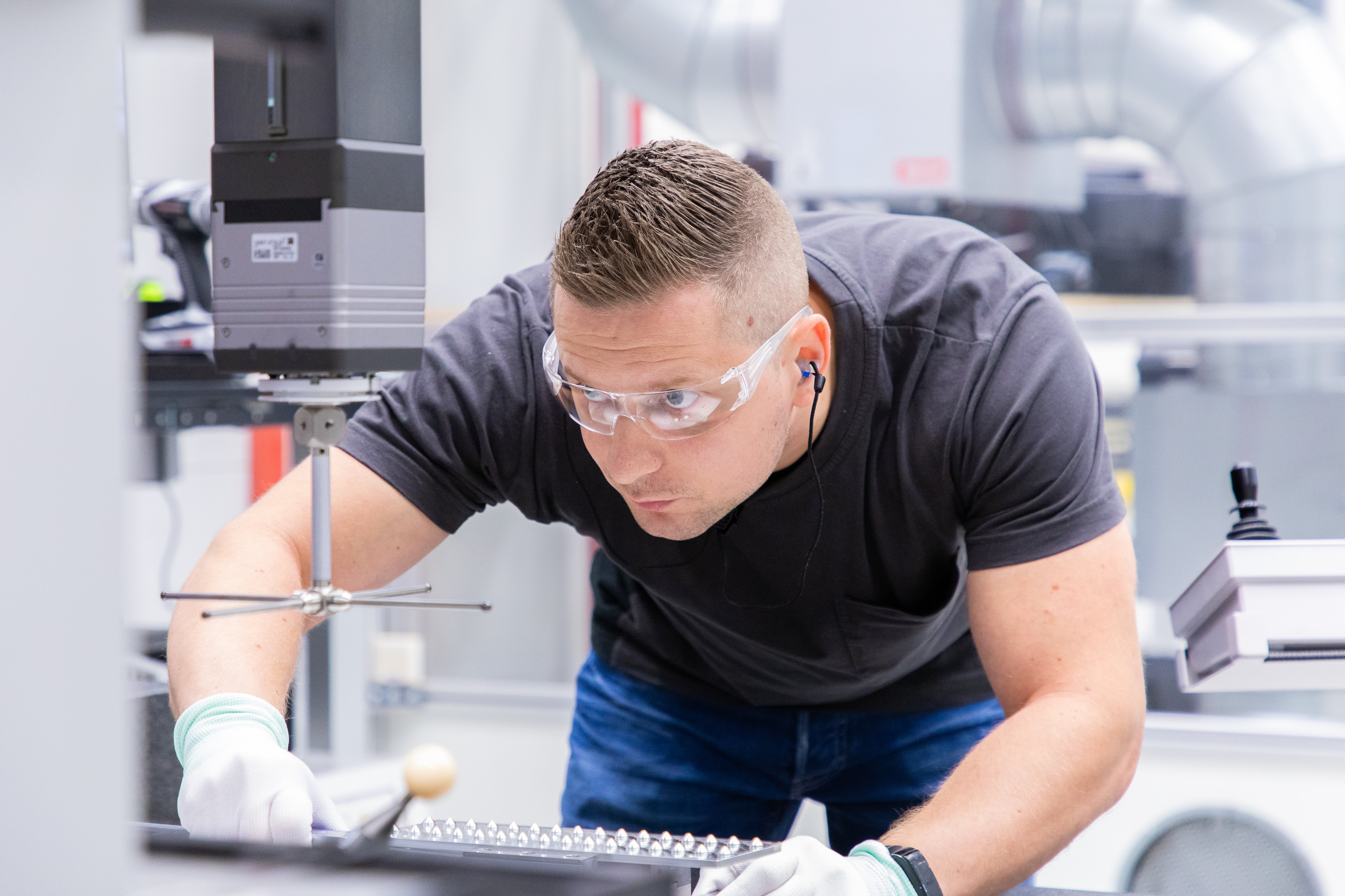 Producing with highly-automated milling machines | Prodrive Technologies